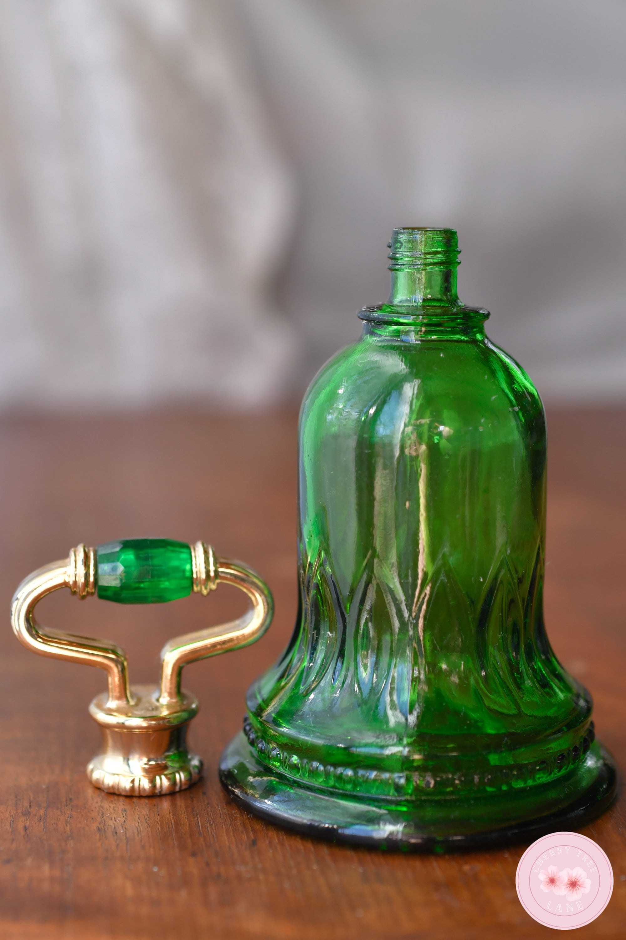 1978 Avon Emerald Green Glass Bell Shaped Perfume Bottle - Etsy