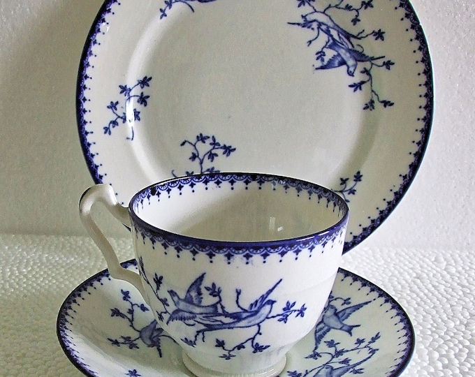 Vintage Aldiner Court China Blue&white Pottery Bone China Tea Trio ...