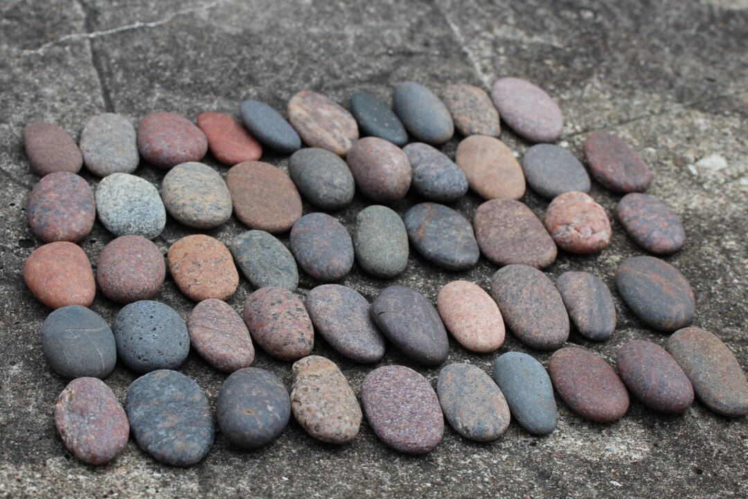 35 Flat Sea Stones Oval Shaped Beach Stones Wedding Guest Book 35 Pcs ...