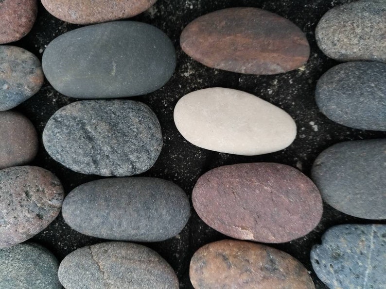 35 Large Sea Stones Oval Shaped Beach Stones Wedding Guest - Etsy