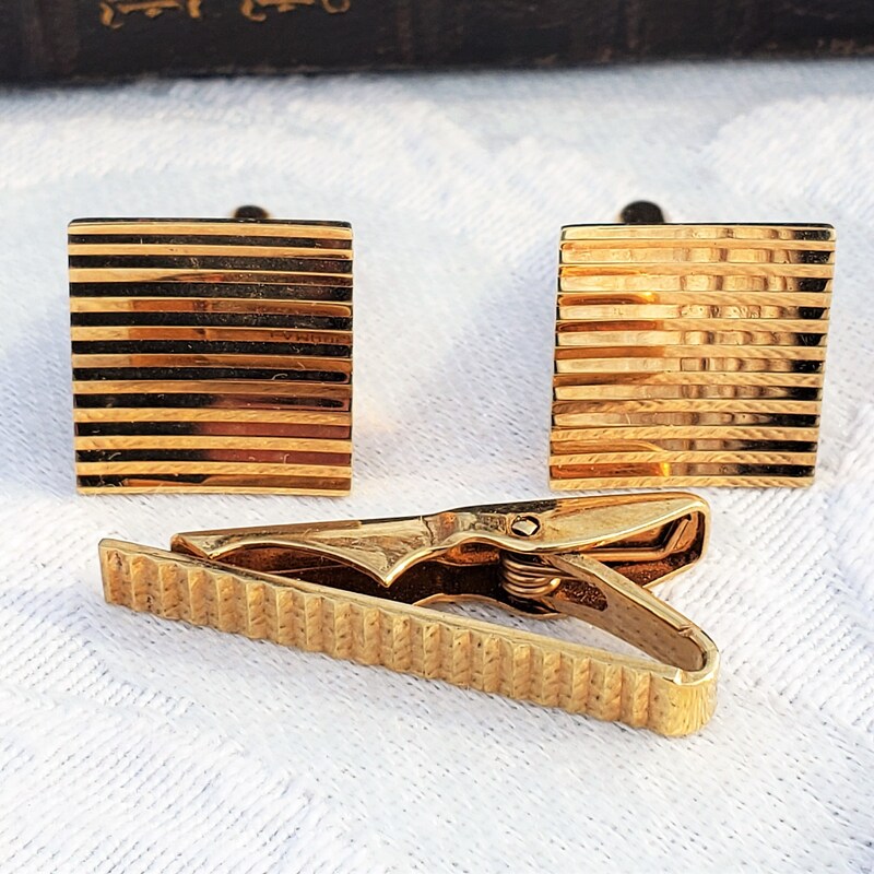 Vintage Cufflink Set - Etsy