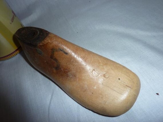 Vintage Wooden Child's Shoe Last/Form - Gem