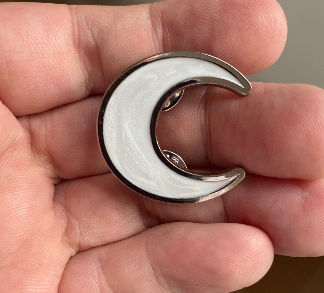 Moon Knight Emblem Enamel Badge. - Etsy