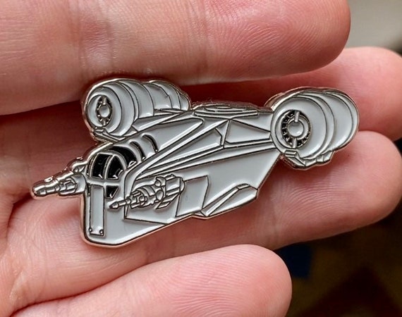 Star Wars the Mandalorian Razor Crest Pin Badge. - Etsy