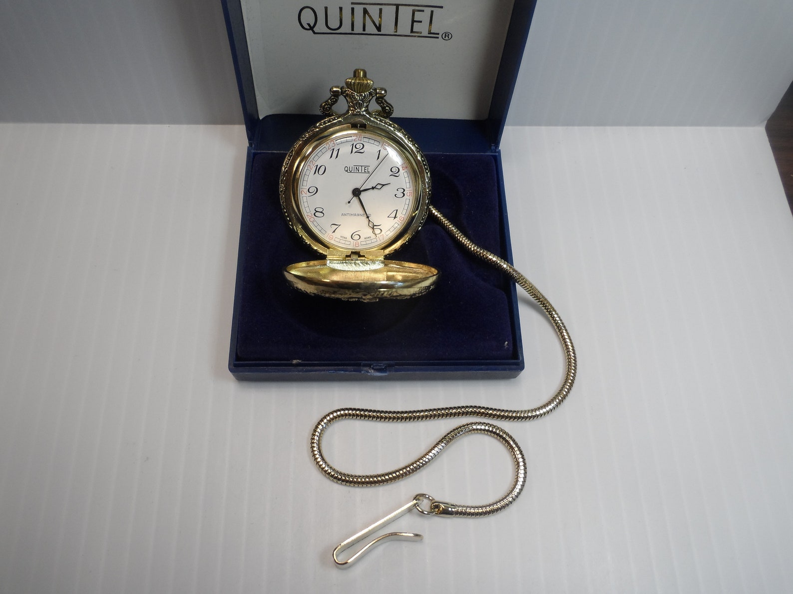 Vintage Quintel Antimagnetic Pocket Watch Hunter Theme - Etsy