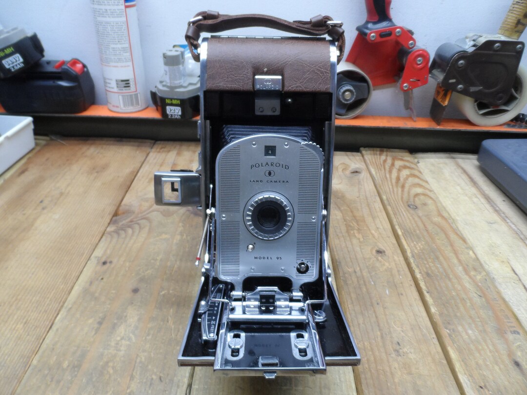 Vintage Polaroid Land Camera Model 95 Flash Chrome Leather Case ...