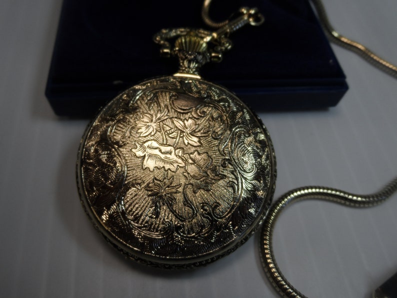 Vintage Quintel Antimagnetic Pocket Watch Hunter Theme | Etsy