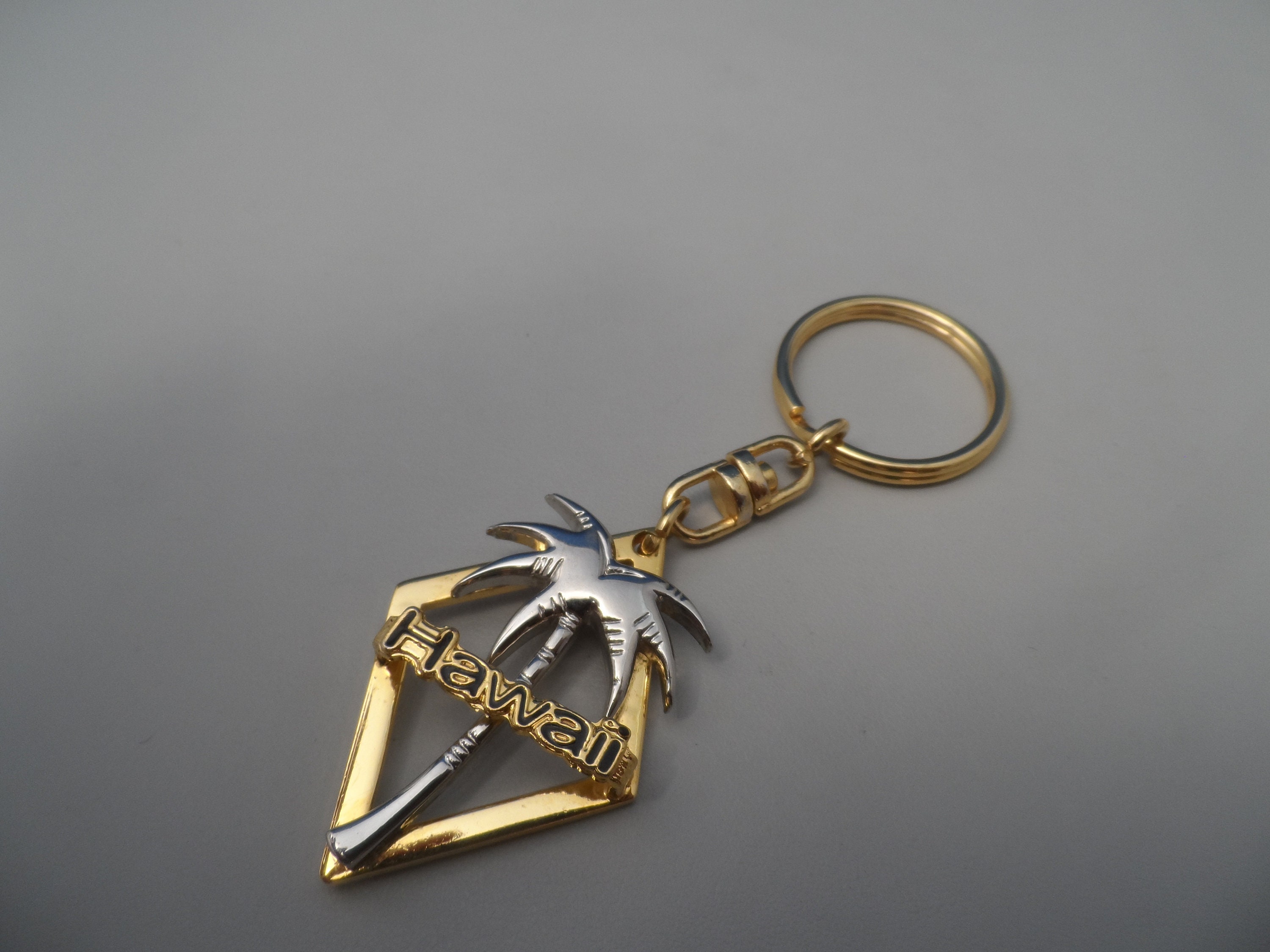 Vintage Hawaii Metal Swivel Keychain 1980's - Etsy.de