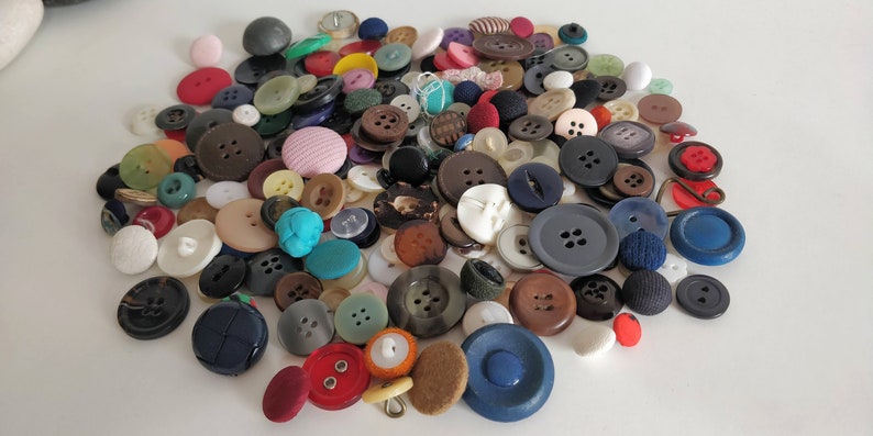 Bundle of Buttons 165g Mix of Buttons Collectibles Art - Etsy