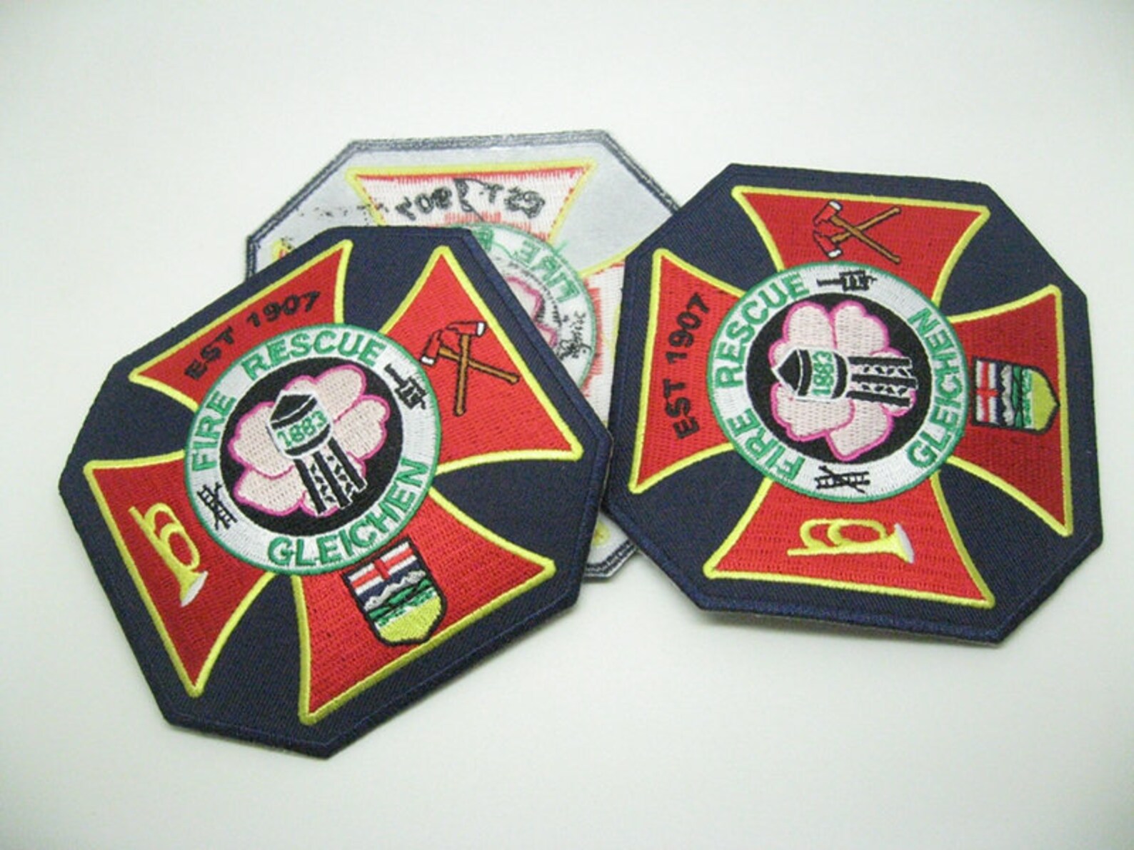 50 Custom Embroidered Badge , Iron on Embroidered Badge Custom Logo, (L ...