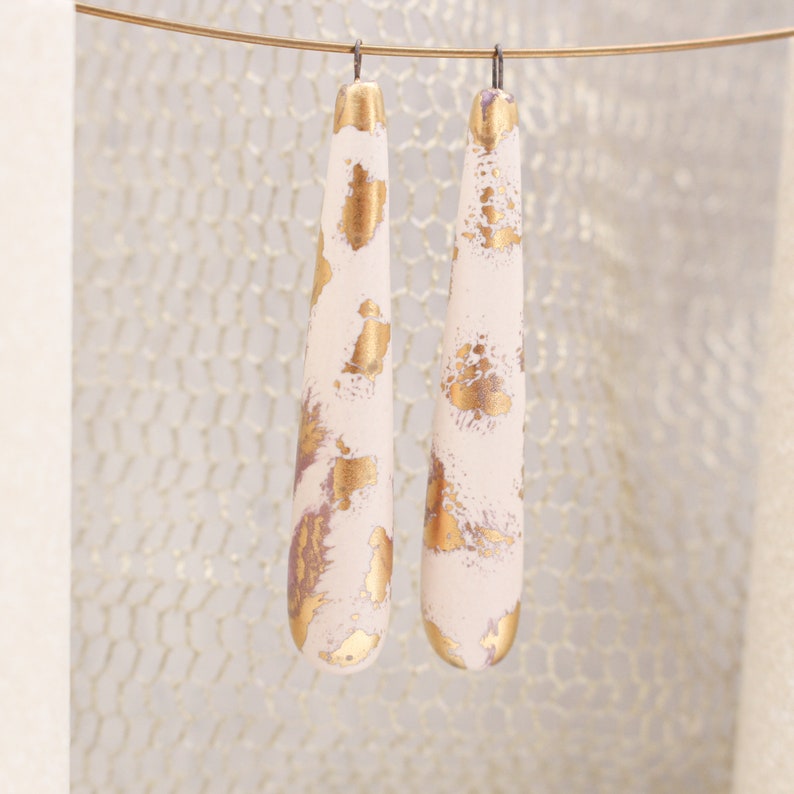 2 Gotas de cerámica beige mate realzadas con oro para crear joyas ...