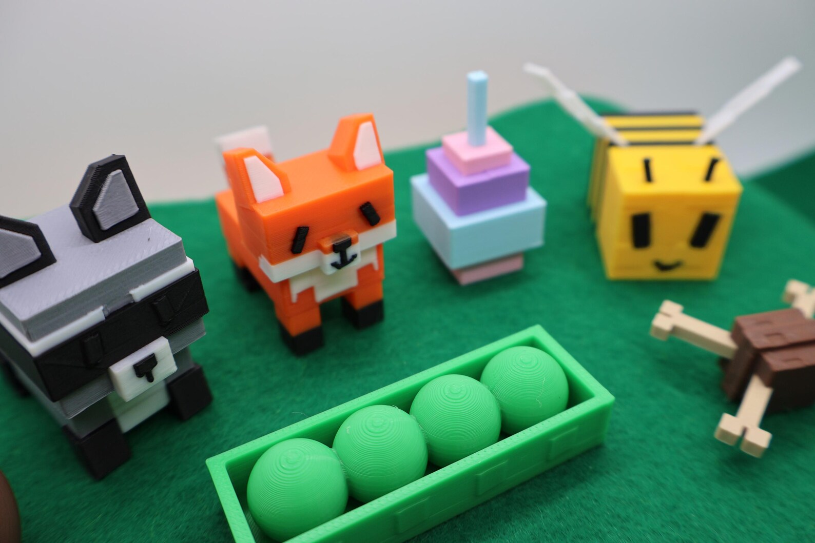 Grow a Garden Bee Figurine | 3D Printed Roblox Gamer Decor - Etsy