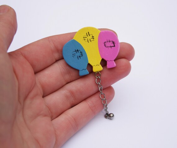 Quirky Balloon Brooch - 1980's Vintage Hand Painted W… - Gem