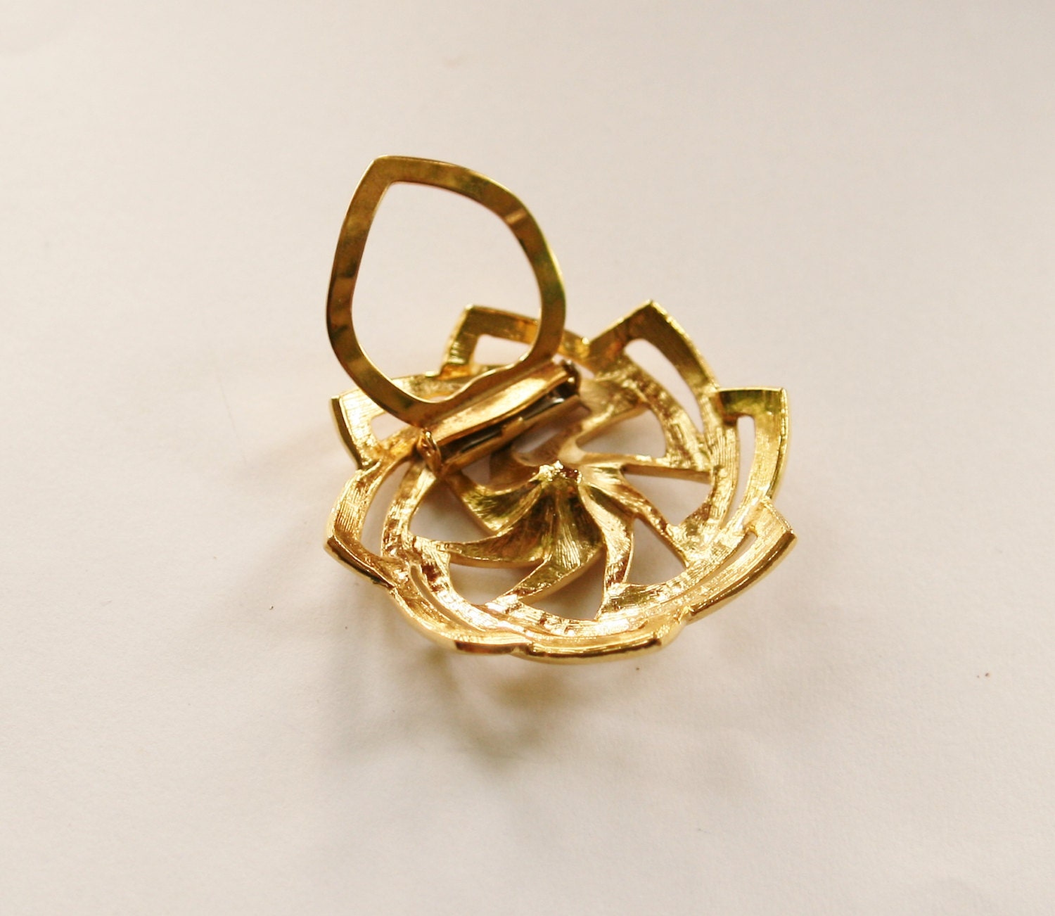 Vintage Gold Plated Flower Scarf Clip With Pink Resin Bead - Etsy Australia