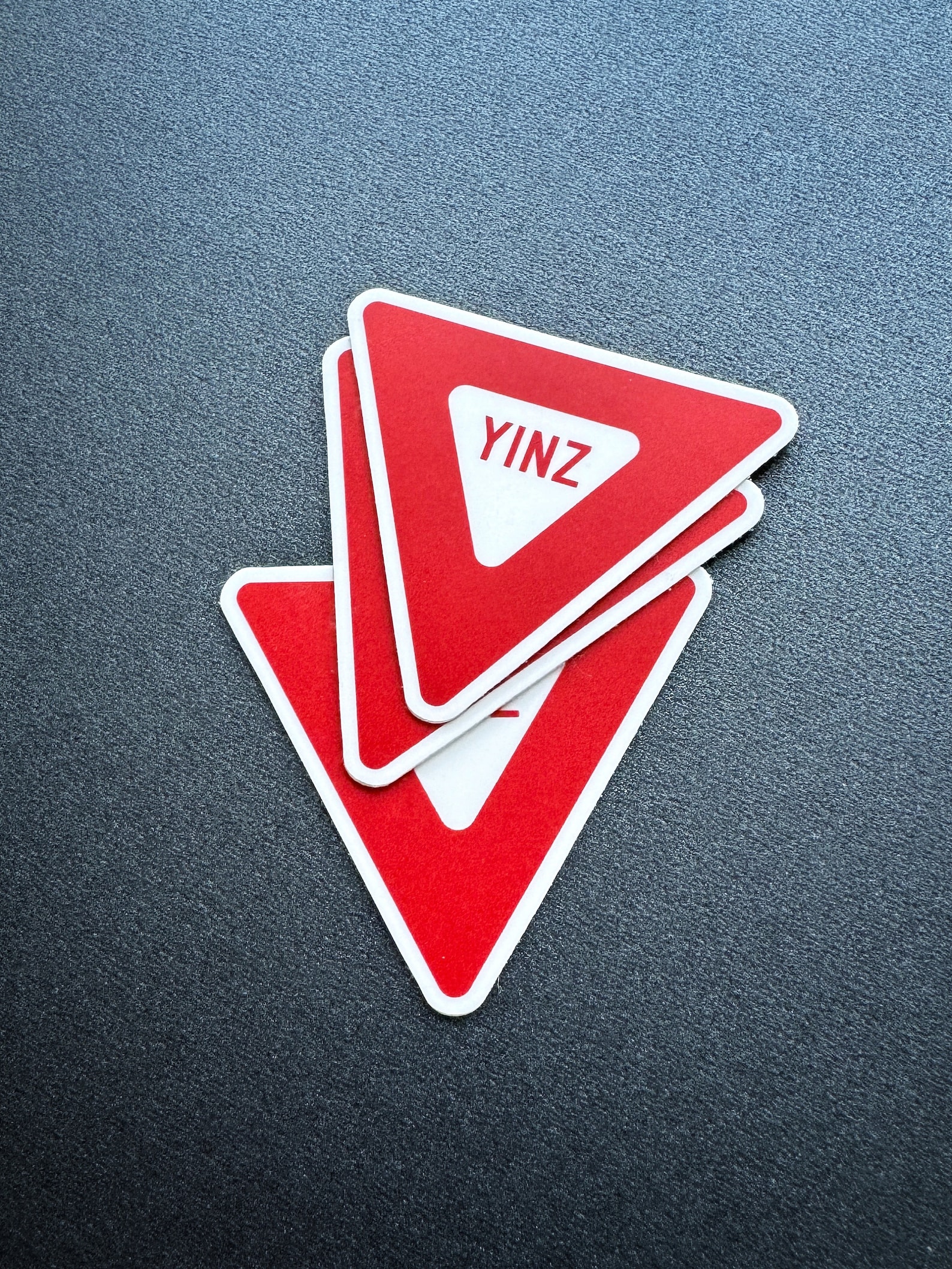 Pittsburgh Yinz Sticker - 2 Inch Vinyl Sticker - Yinz Yield Sign Decal ...