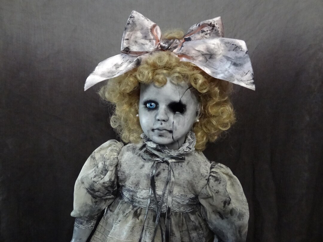 Old Fashioned Ghostly Little Girl Doll Spooky Doll Creepy Doll Scary ...