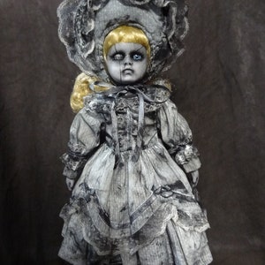 Creepy Old Fashioned Ghostly Girl Doll Spooky Doll Macabre Decor Horror ...