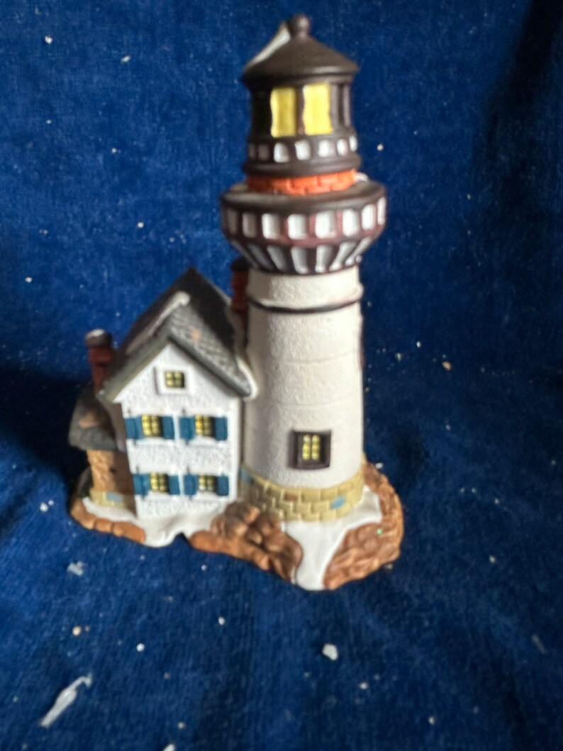 Victorian Village Collectibles cape Tilbury Lighthouse 2001 Christmas Village Porcelain ...
