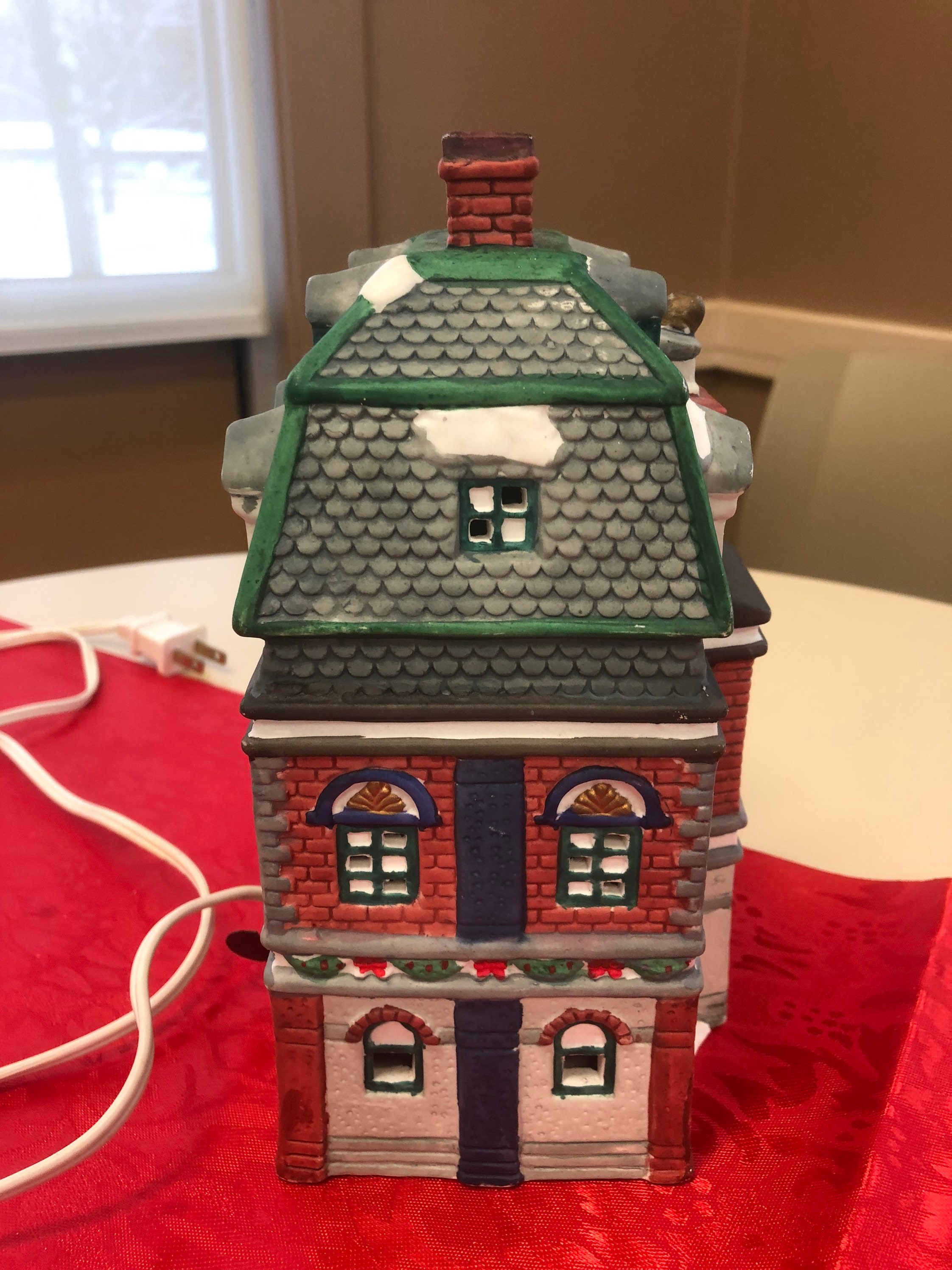 Holiday Expressions Christmas Village “hotel” Porcelain Lighted ...