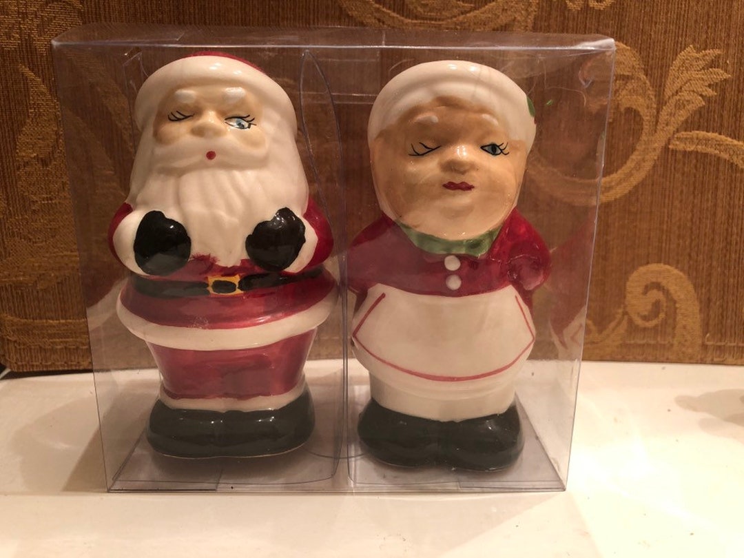 Christmas Salt & Pepper Shakers Mr and Mrs Santa Claus Salt and Pepper ...