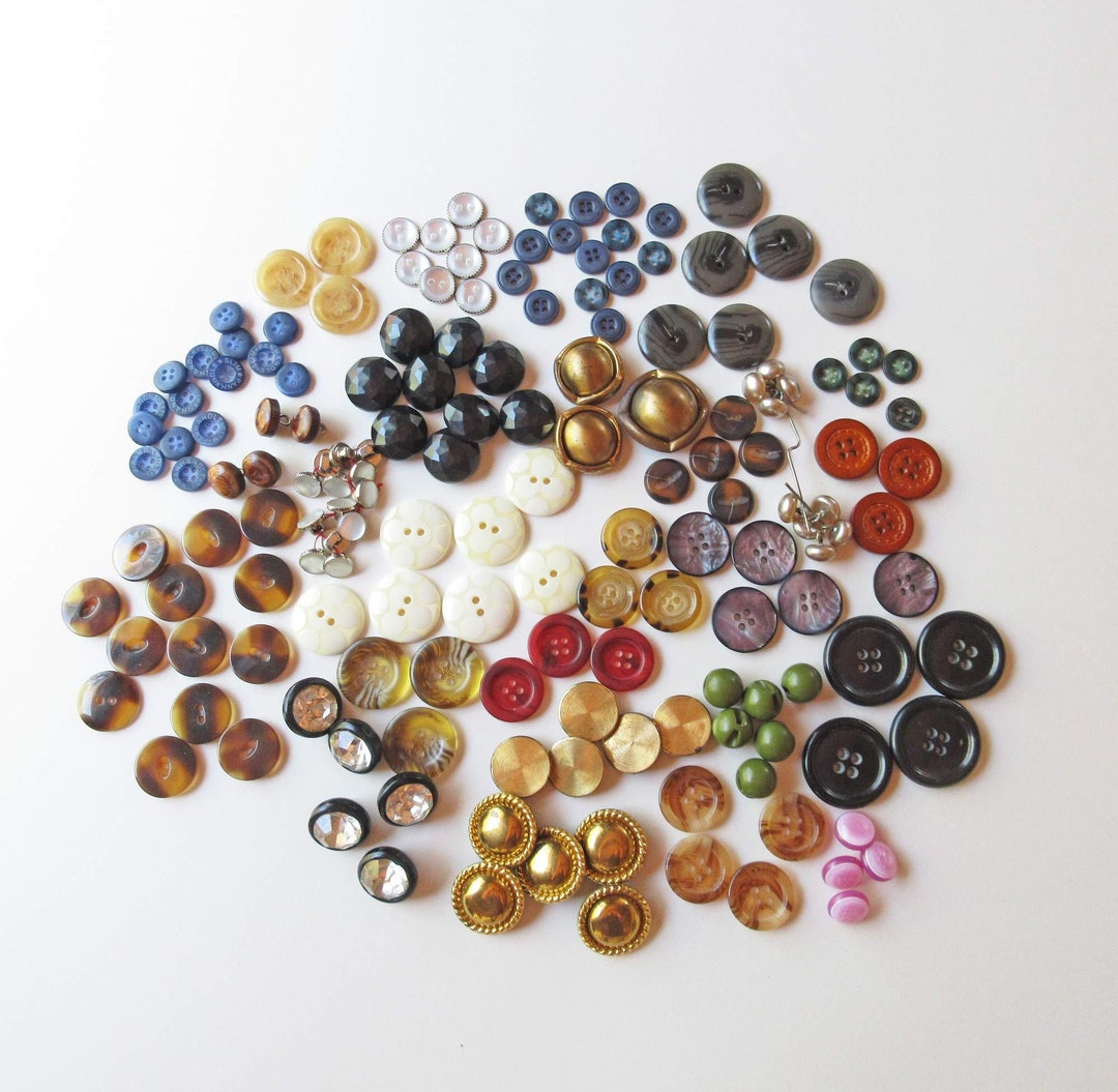 25 Sets of Buttons, Mostly Vintage: Including Pearlized, Metal, Wood ...