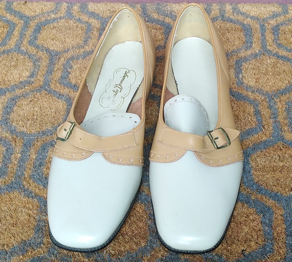 Vintage 60s Tan Mod Shoes - Gem