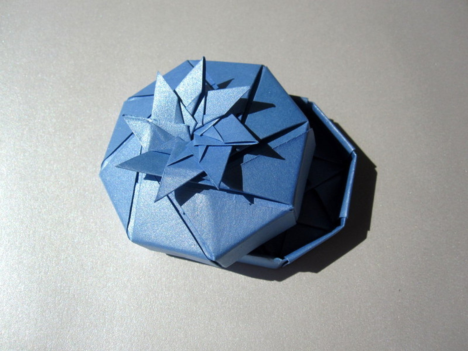 Origami Octagon Box (16 Square Papers) - Etsy