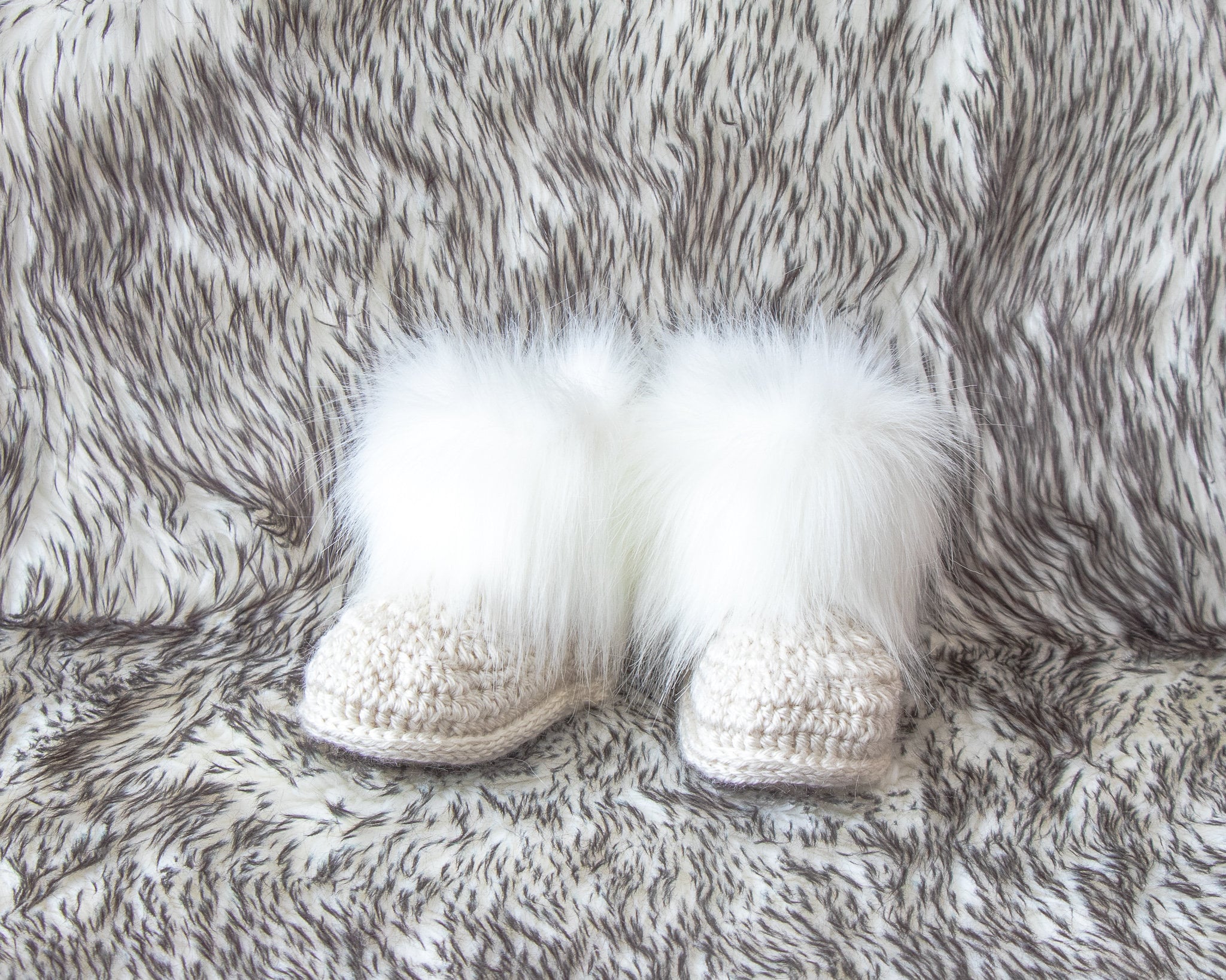 Beige baby hat and booties with white fur Baby winter | Etsy