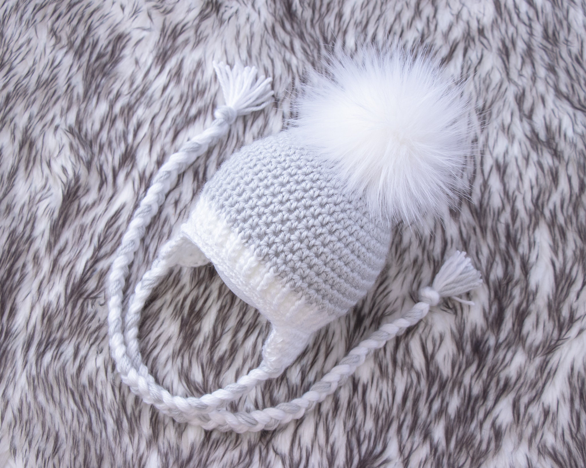 Gender neutral crochet hat and booties set Fur pom pom hat | Etsy