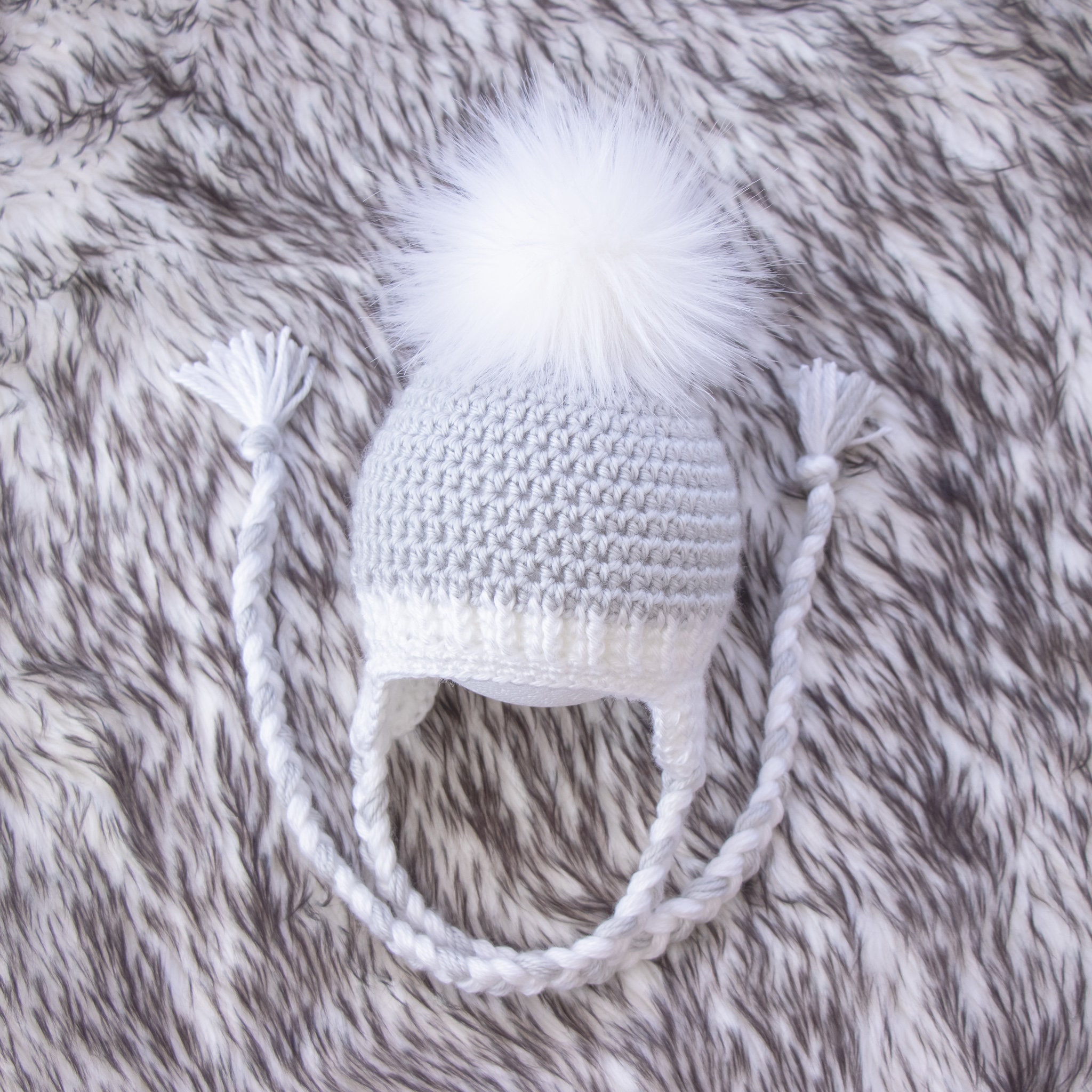 Gender neutral crochet hat and booties set Fur pom pom hat | Etsy