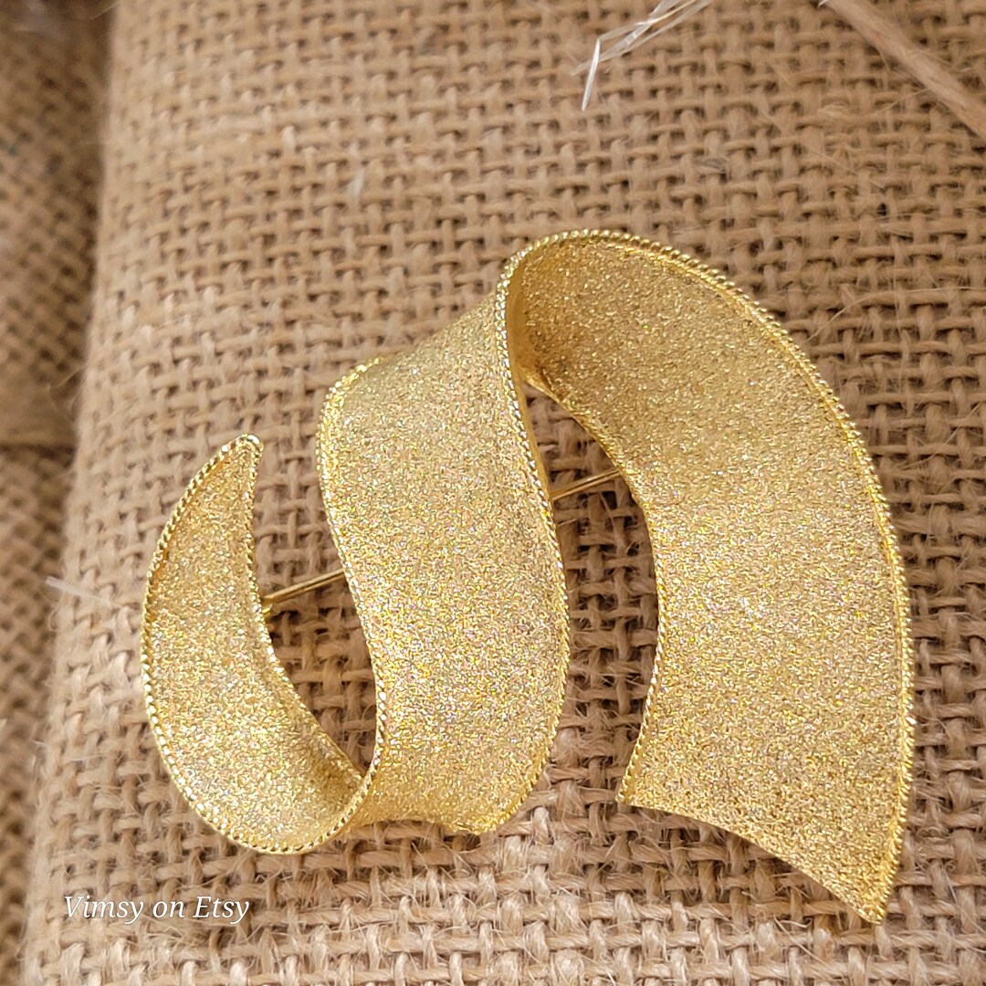 Golden Ribbon Brooch for Women Gold Jewelry Pin Vintage - Etsy