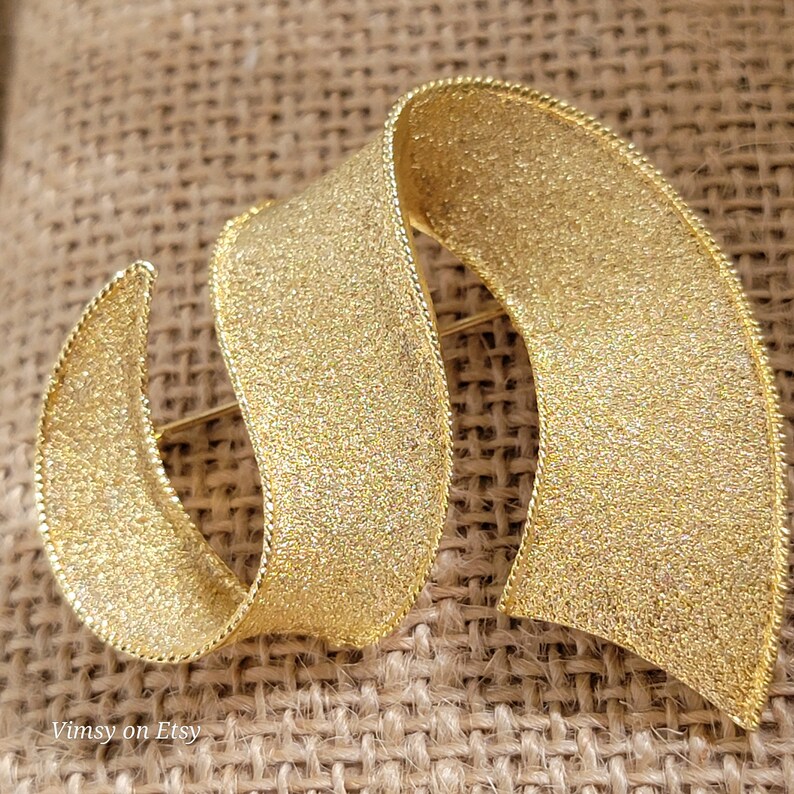 Golden Ribbon Brooch for Women Gold Jewelry Pin Vintage - Etsy
