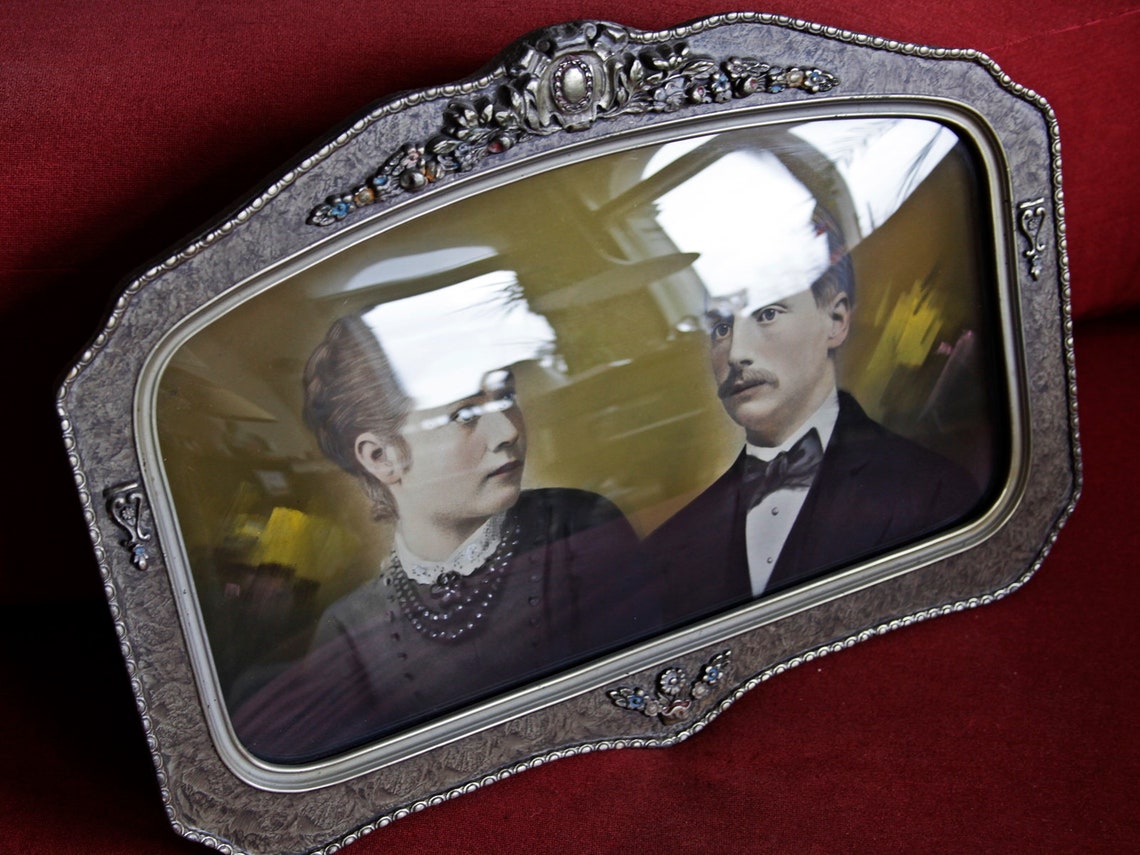 Large Frame With Convex Glass, Chicago Portait Company - Etsy