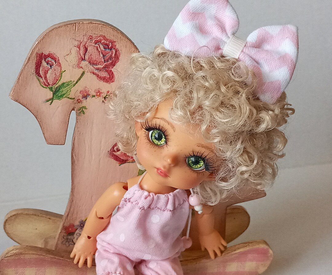 Curly Lati Yellow Pukifee Wig sand Blond / Faux Fur Wig / Wig 5.5 Inch ...