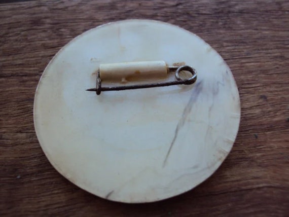 Asian temple shrine badge Aluminium plastic enamel - Gem