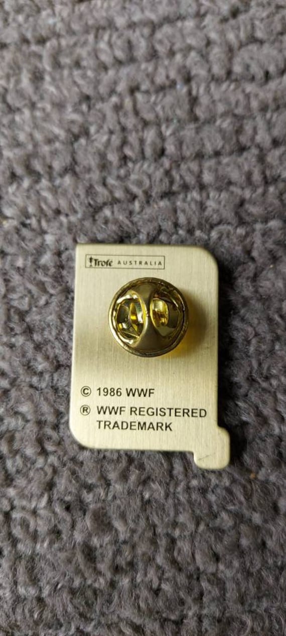 Polar bear pin, WWF pin, vintage collectible polar be… - Gem