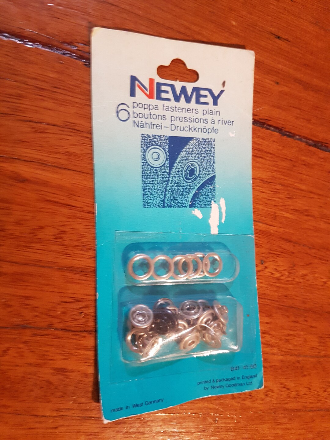 Newey Poppa Fasteners, Plain Boutons, Vintage Sewing and Craft Supplies ...