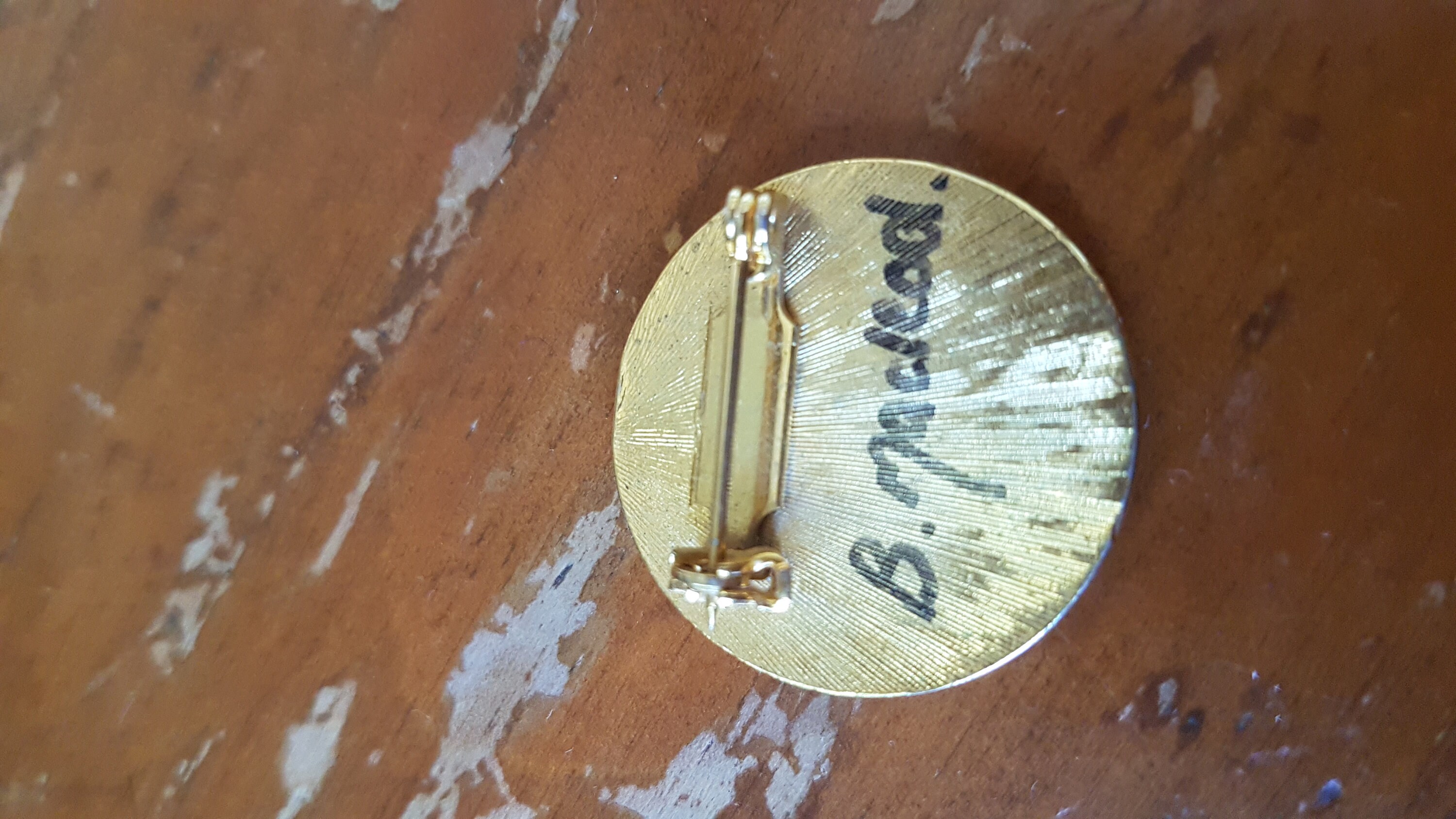 Vintage Collectible Badge Lindisfarm Anglican School Pin - Etsy