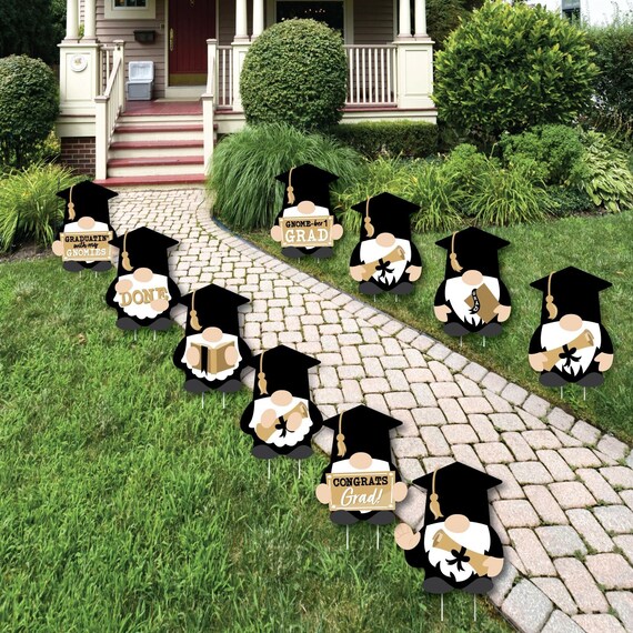 Outdoor Graduation Party Decorations