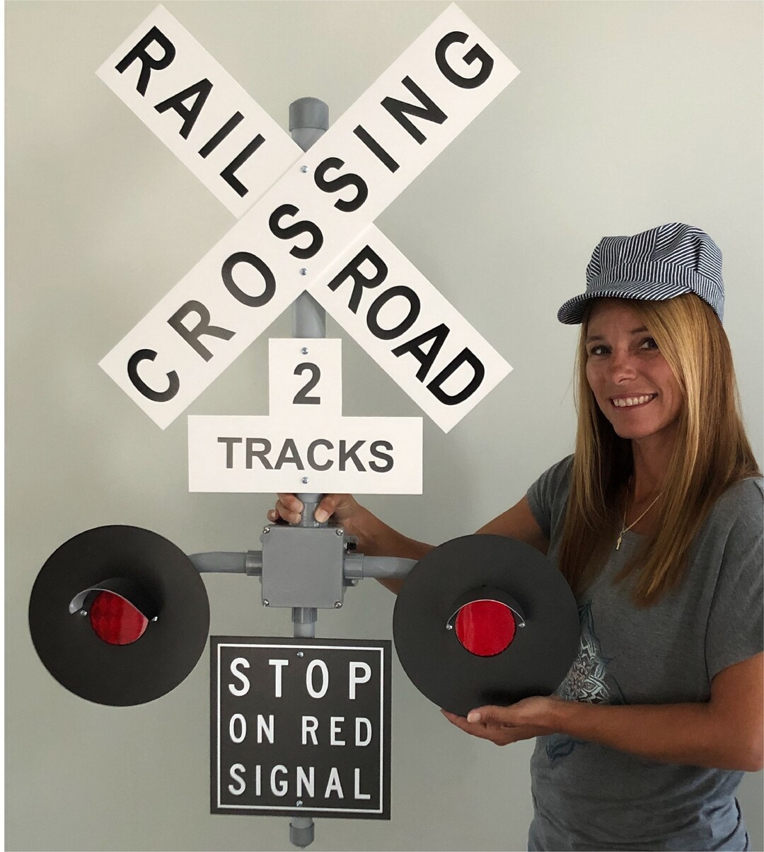 RAILROAD TRAIN CROSSING Signal Sign Kit With Flashing Led Lights Wall ...