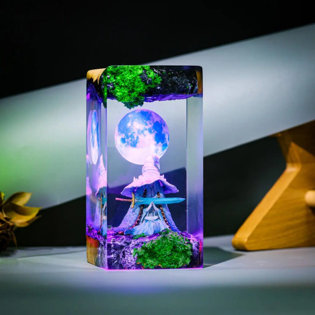 Ran.ni Statues E.ld.en Rin.g Resin Lamp Handcrafted Gifts for Him, Gift ...