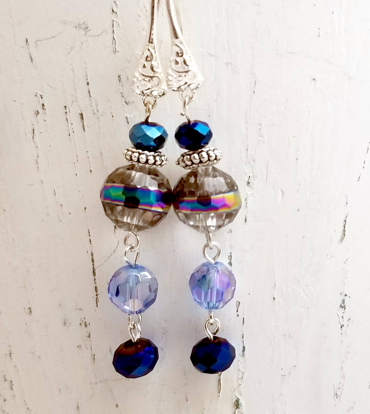 Tonos de azules y morados, elegantes pendientes metálicos con cristal ...