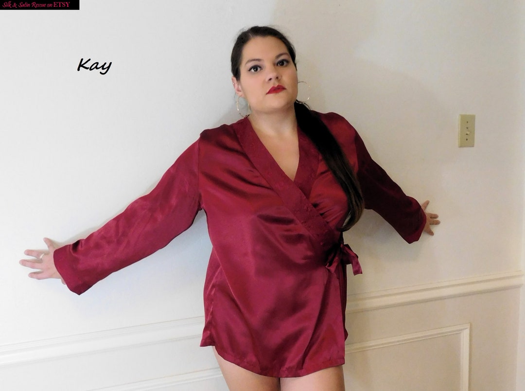 Jaclyn Smith Burgundy Red SATIN KIMONO Top Short Robe Dressing Gown ...