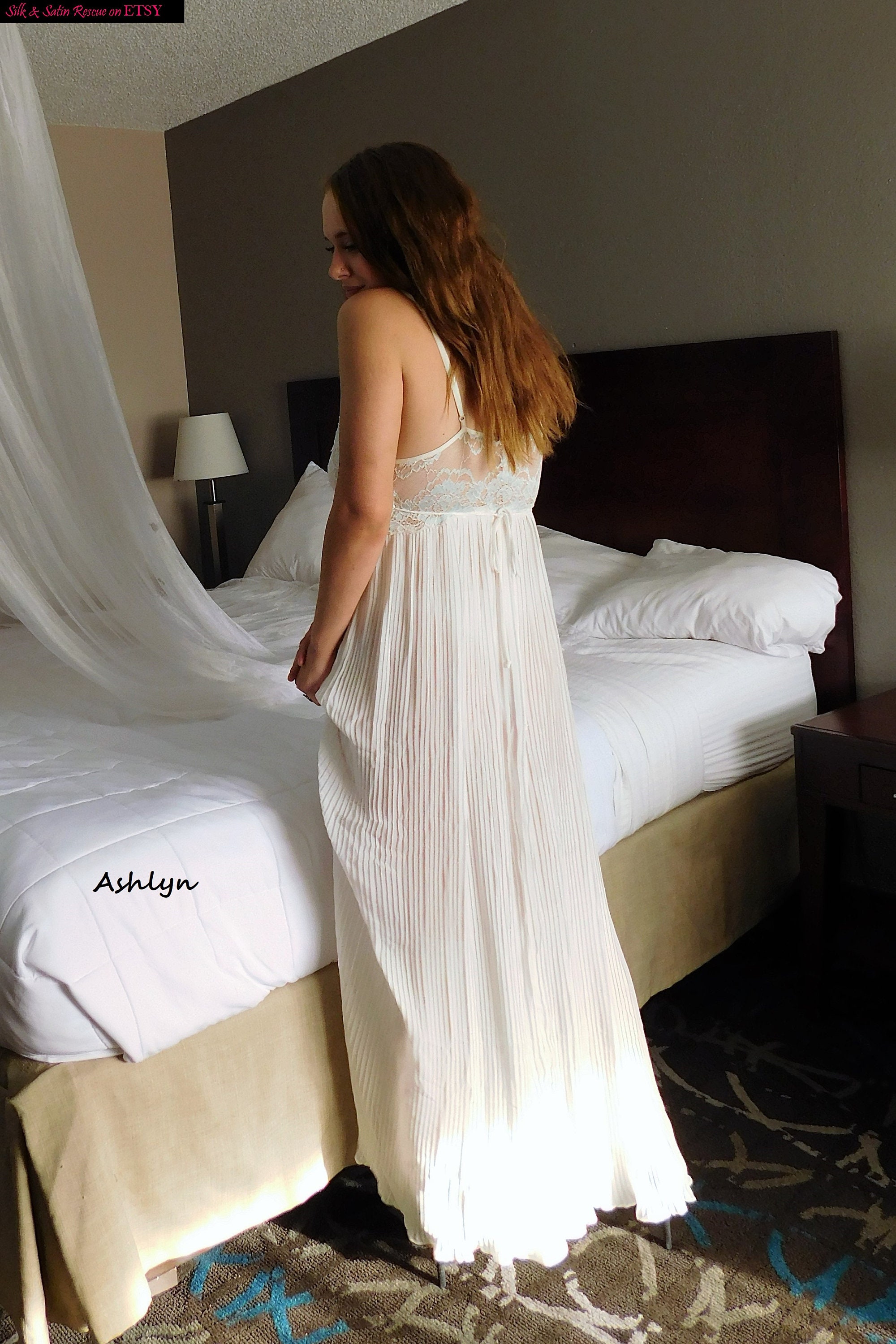 Neiman Marcus BRIDAL WHITE Nylon and Lace Long Pleated NIGHTGOWN ...