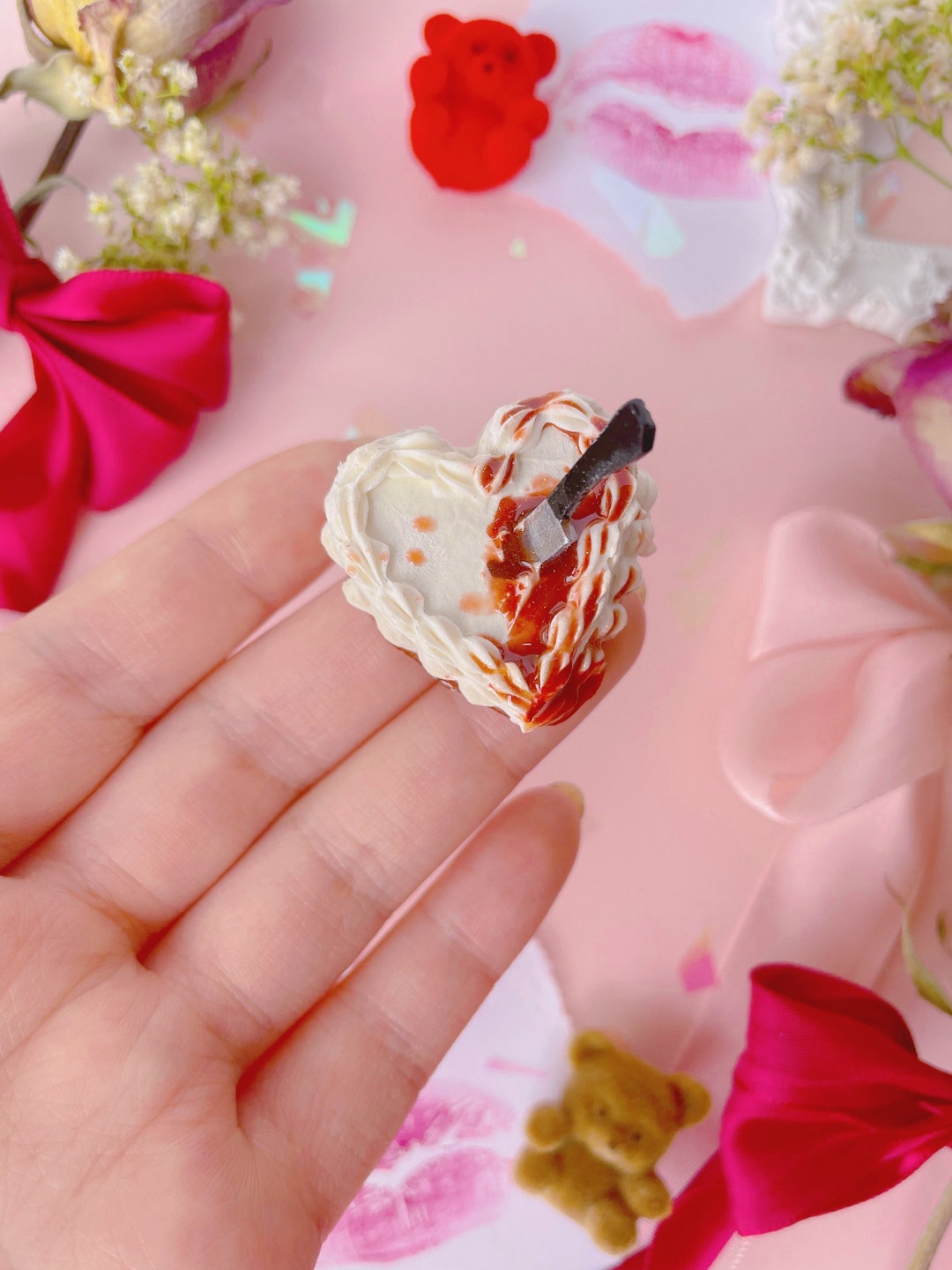 Bleeding Hearts Cakes Collection Heartbreaker one Cake Bleeding Cakes ...