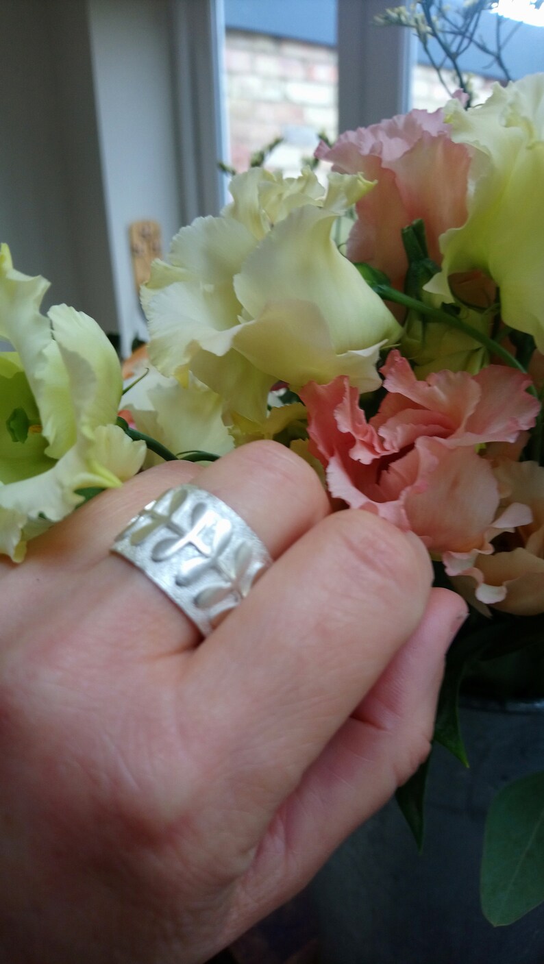 Flower Stem Ring - Etsy