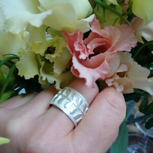 Flower Stem Ring - Etsy
