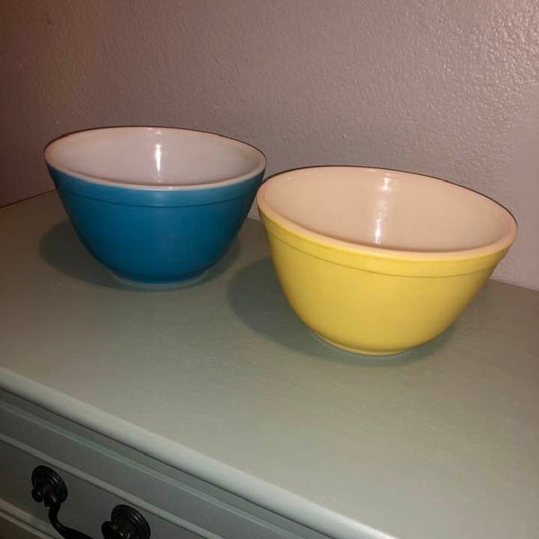 Pyrex Vintage Mixing Bowls - Etsy