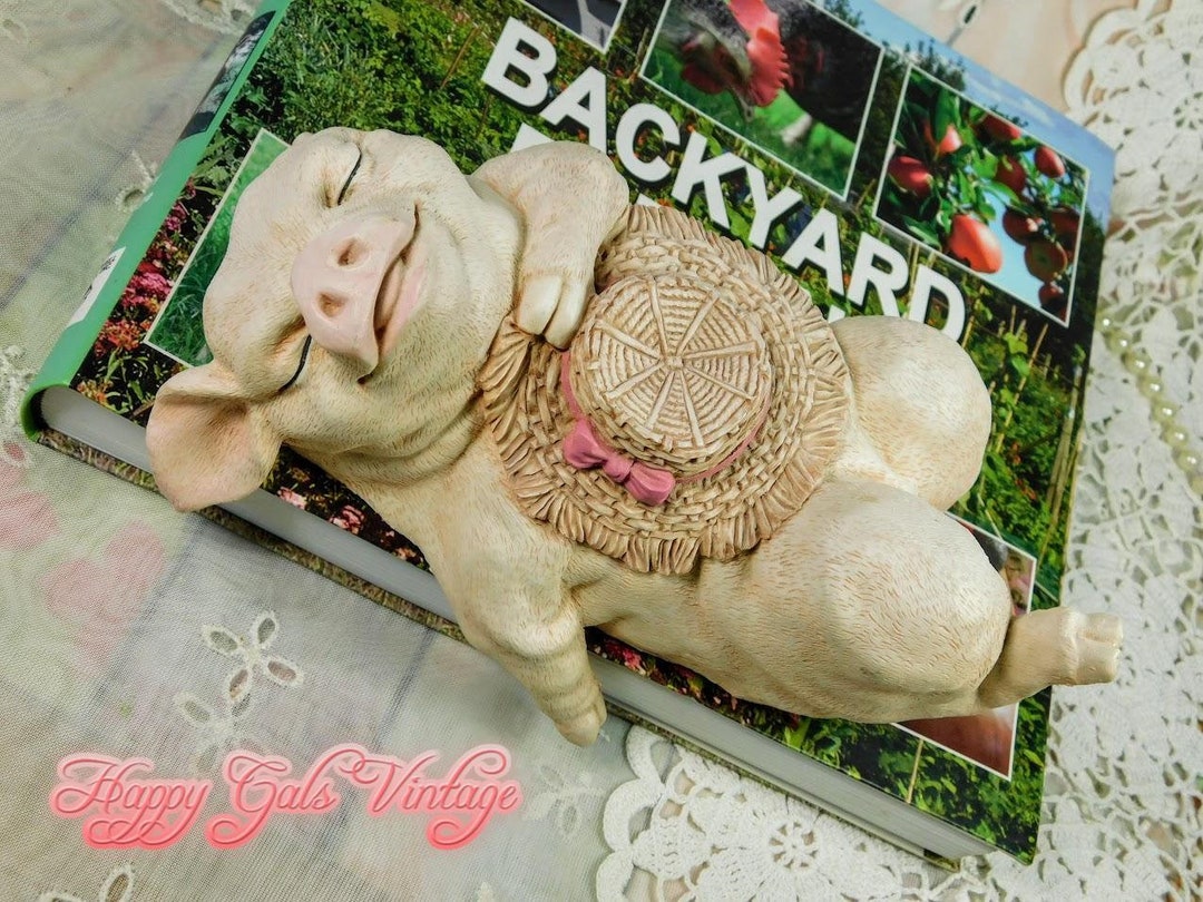 Pig Figurine Music Box, Pig Sleeping With Hat Figurine Wind up Music ...