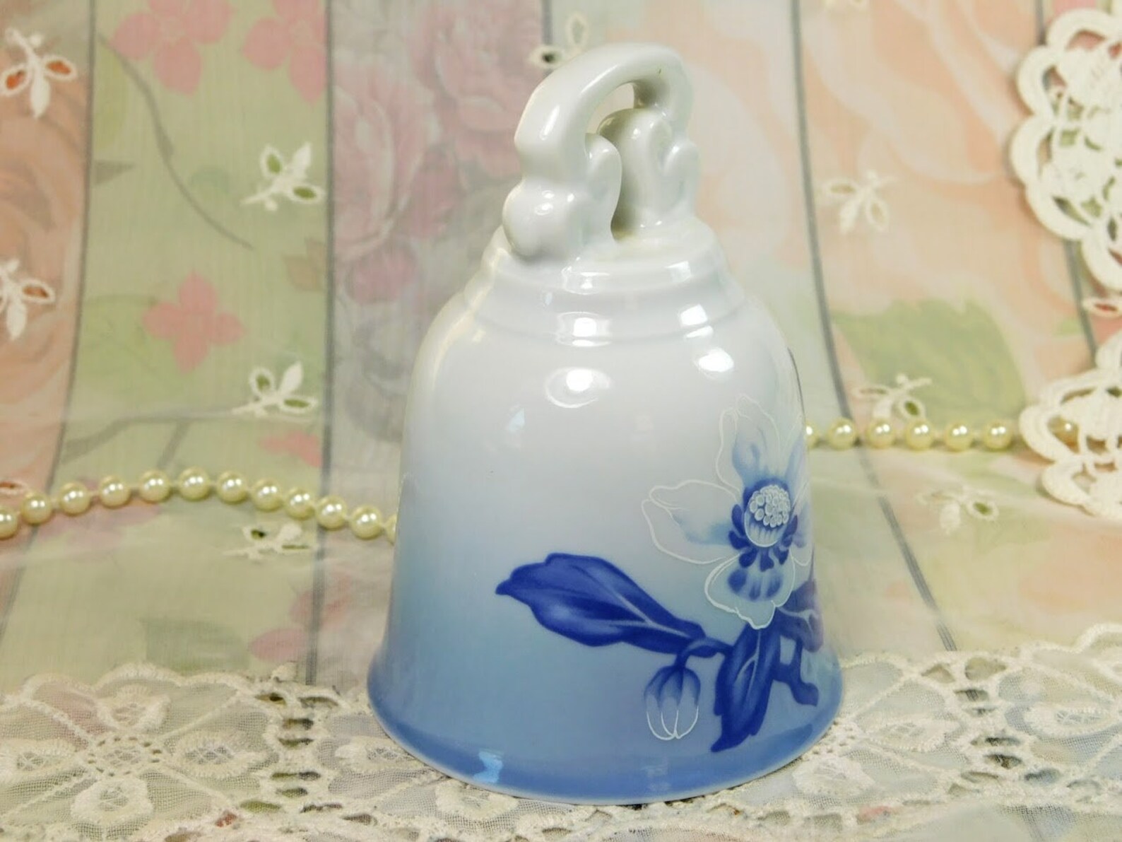 Little Porcelain Bell From the Danbury Mint Small Ceramic - Etsy